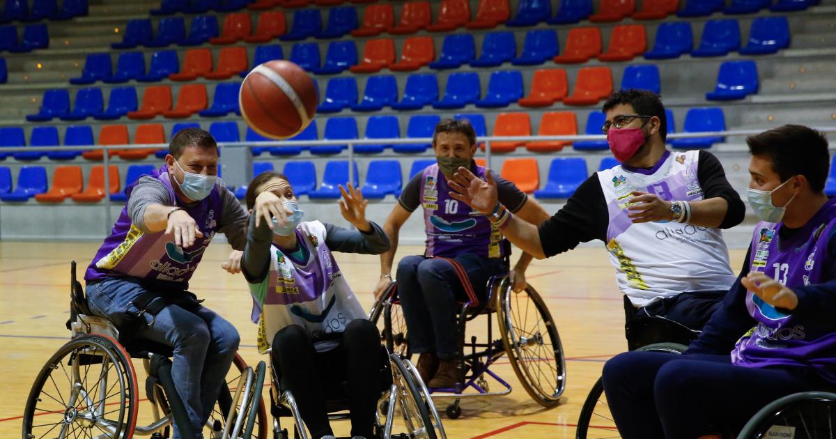 BALONCESTO ADAPTADO: El mérito de jugar al baloncesto adaptado sobre ruedas