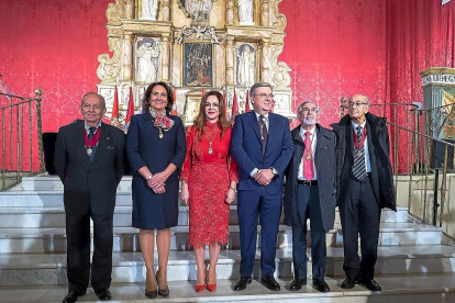 HOMENAJE A LOS PROCURADORES DE LAS CORTES: Clemente: «Castilla y León ...