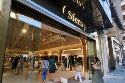 Sfera reabre su tienda de la calle Santiago de Valladolid: así luce ...
