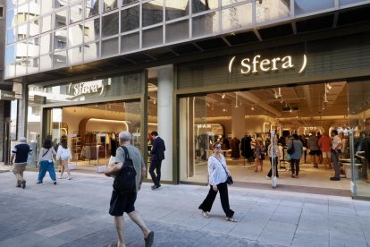 Sfera reabre su tienda de la calle Santiago de Valladolid: así luce ...