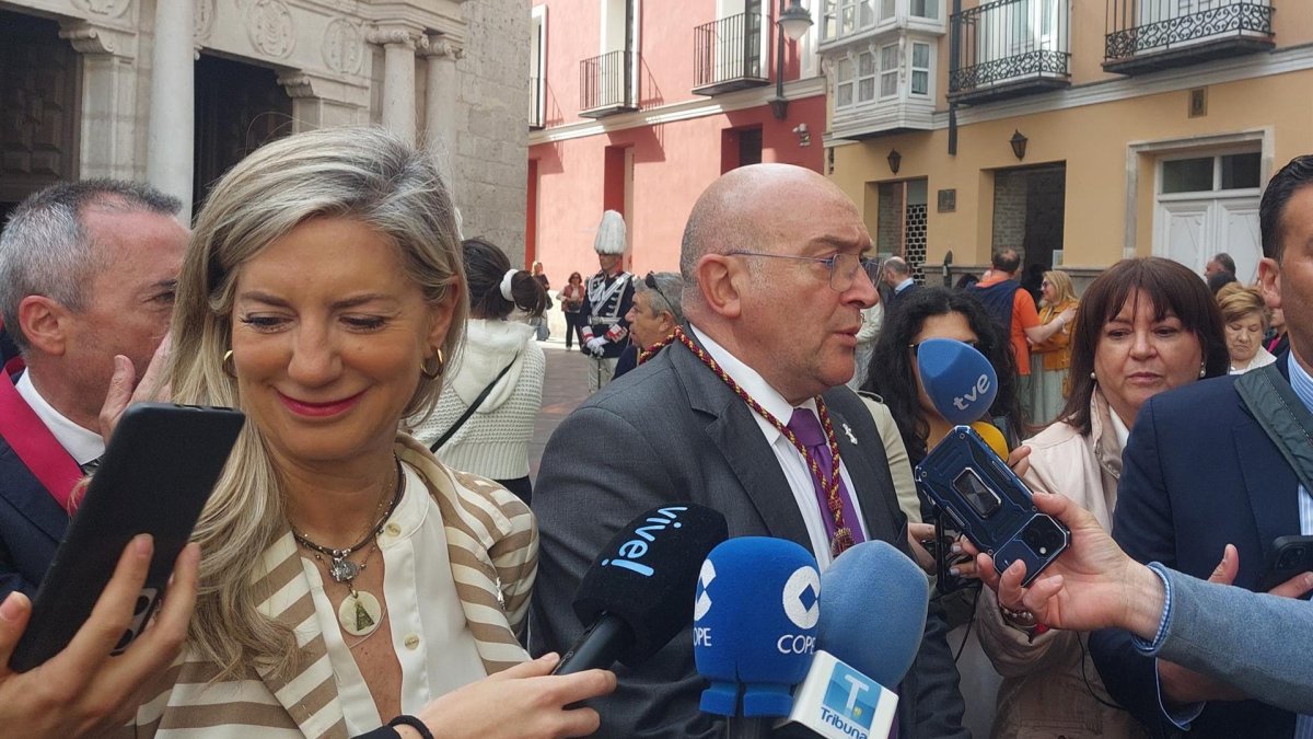 Carnero contesta a Puente: " Si impide el soterramiento él sabrá lo que ...