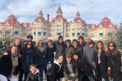 Rafa Nadal disfruta como un niño en Disneyland París