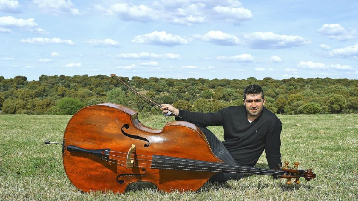 RODRIGO MORO: «El contrabajo es el instrumento que más se acerca a la ...