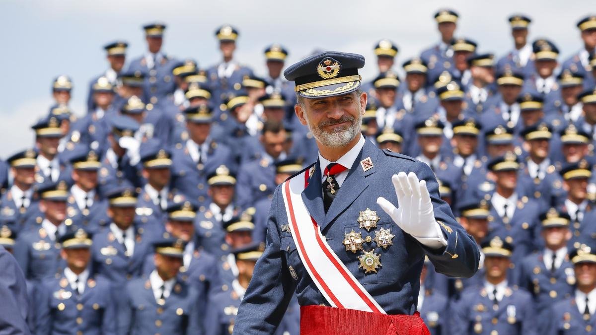 El rey desea “éxito y alegrías” en su carrera profesional a los 227 ...
