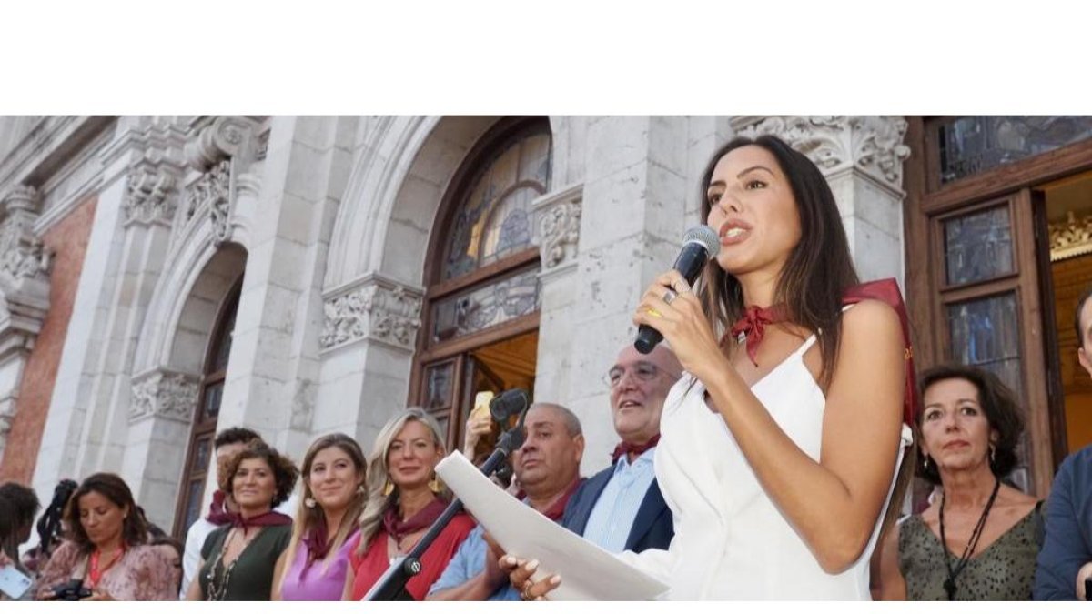 Alba Oliveros reivindica a la mujer en su pregón: "Estamos haciendo ...