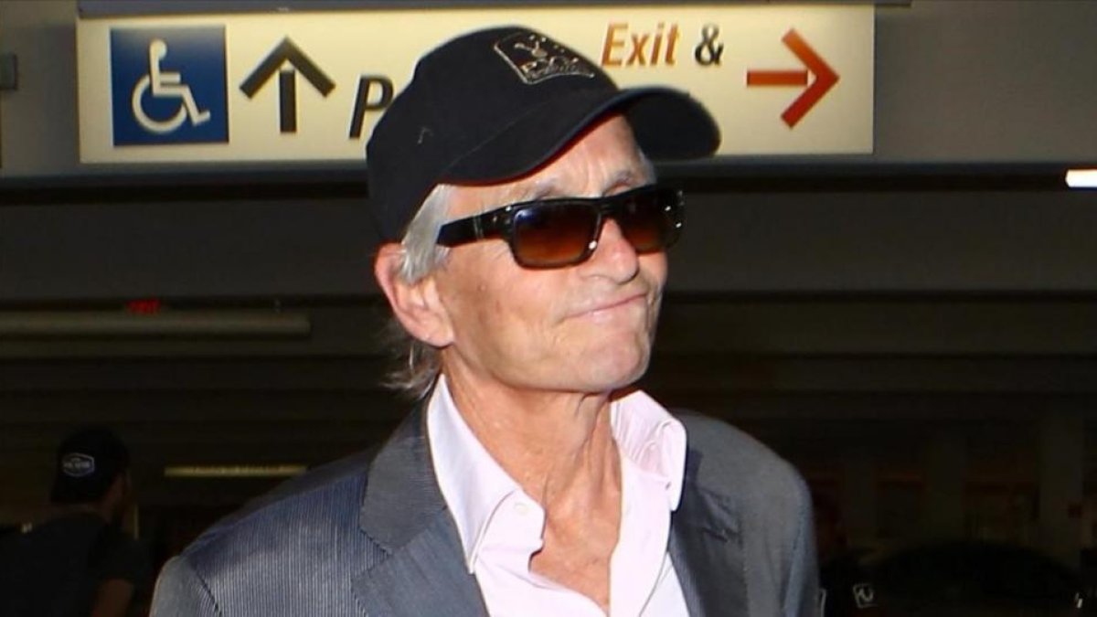 Michael Douglas reaparece extremadamente delgado