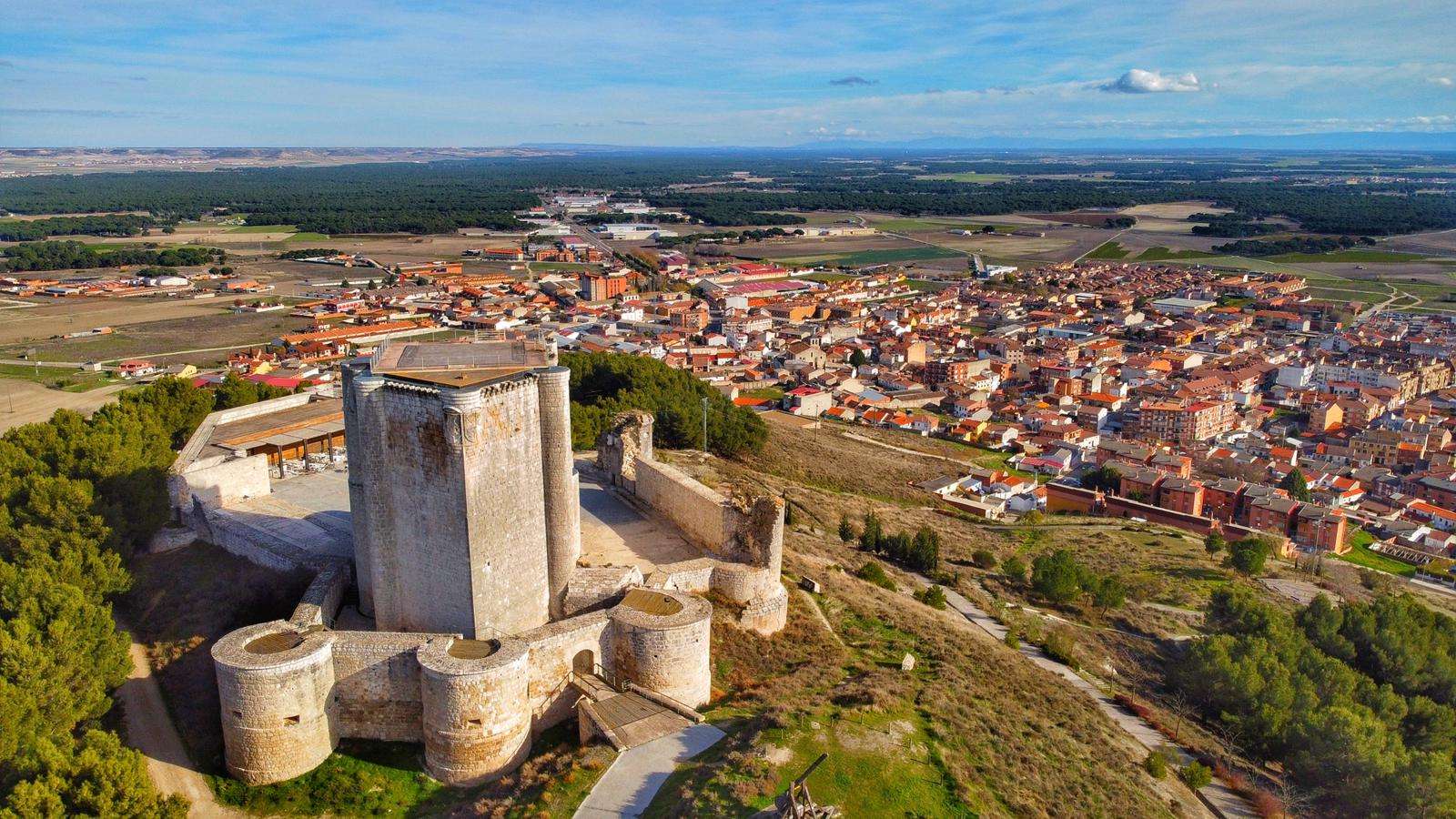 Los pueblos de Valladolid con un castillo Patrimonio Histórico que no ...