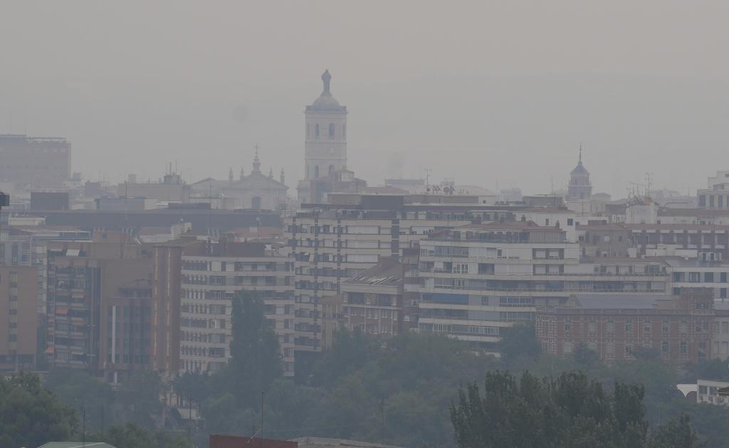 El humo de los incendios cubre Valladolid: alerta de contaminación de ...