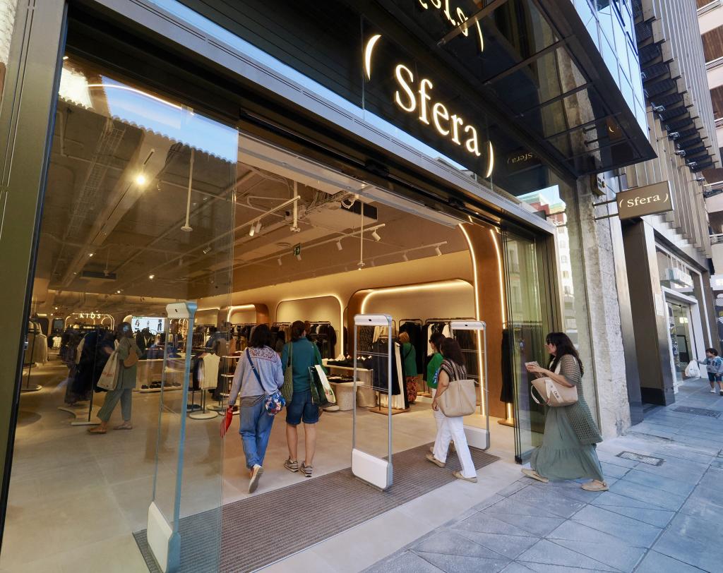 Sfera reabre su tienda de la calle Santiago de Valladolid: así luce ...