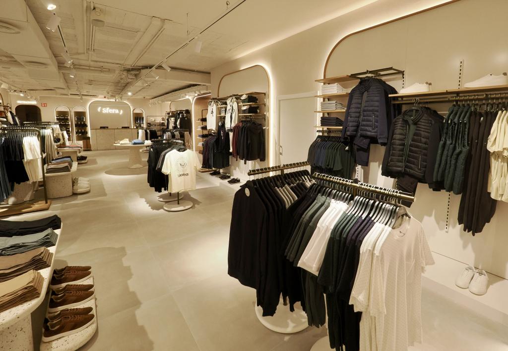 Sfera reabre su tienda de la calle Santiago de Valladolid: así luce ...