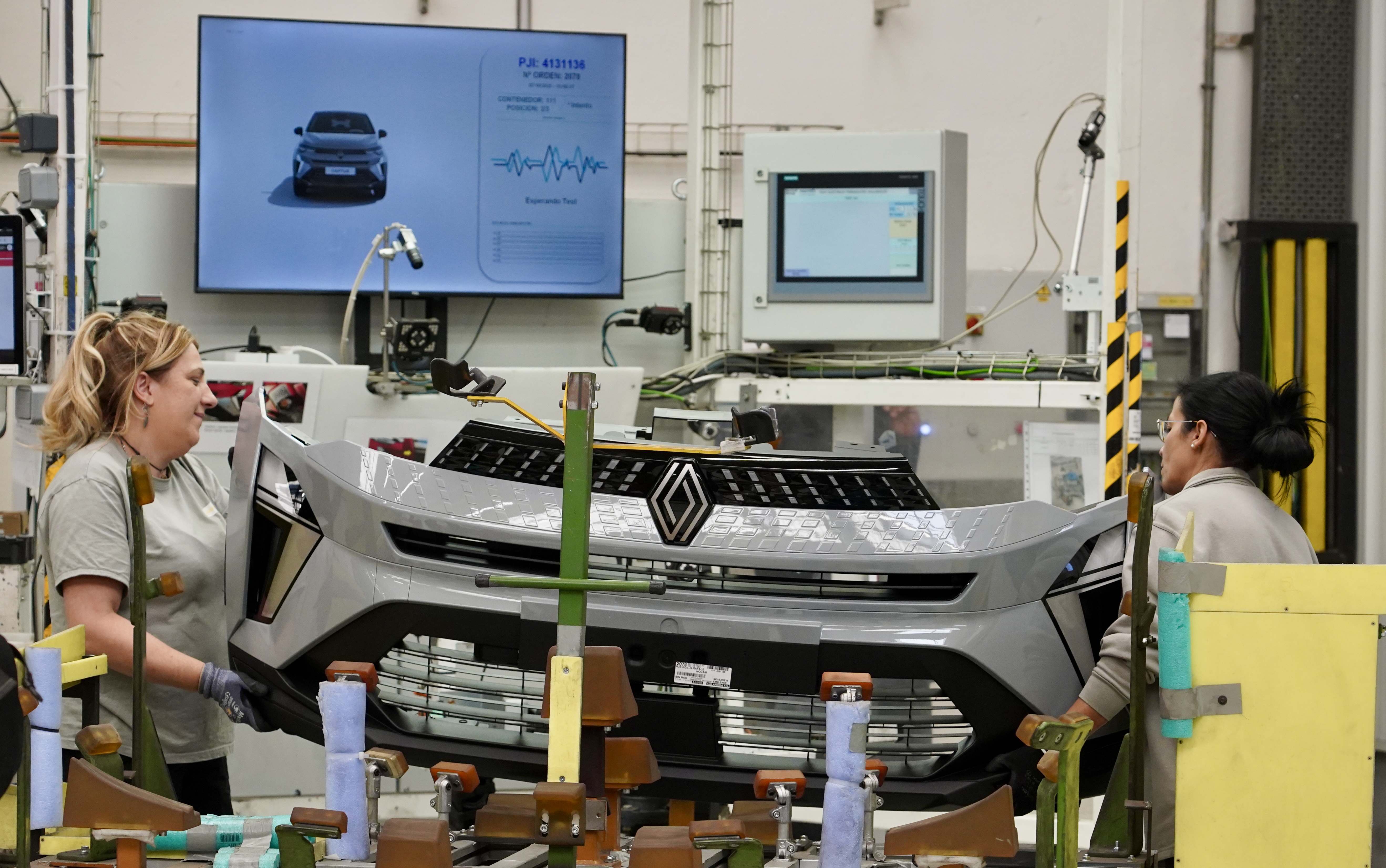 Renault descarta la fabricación de baterías en Valladolid y renuncia a ...