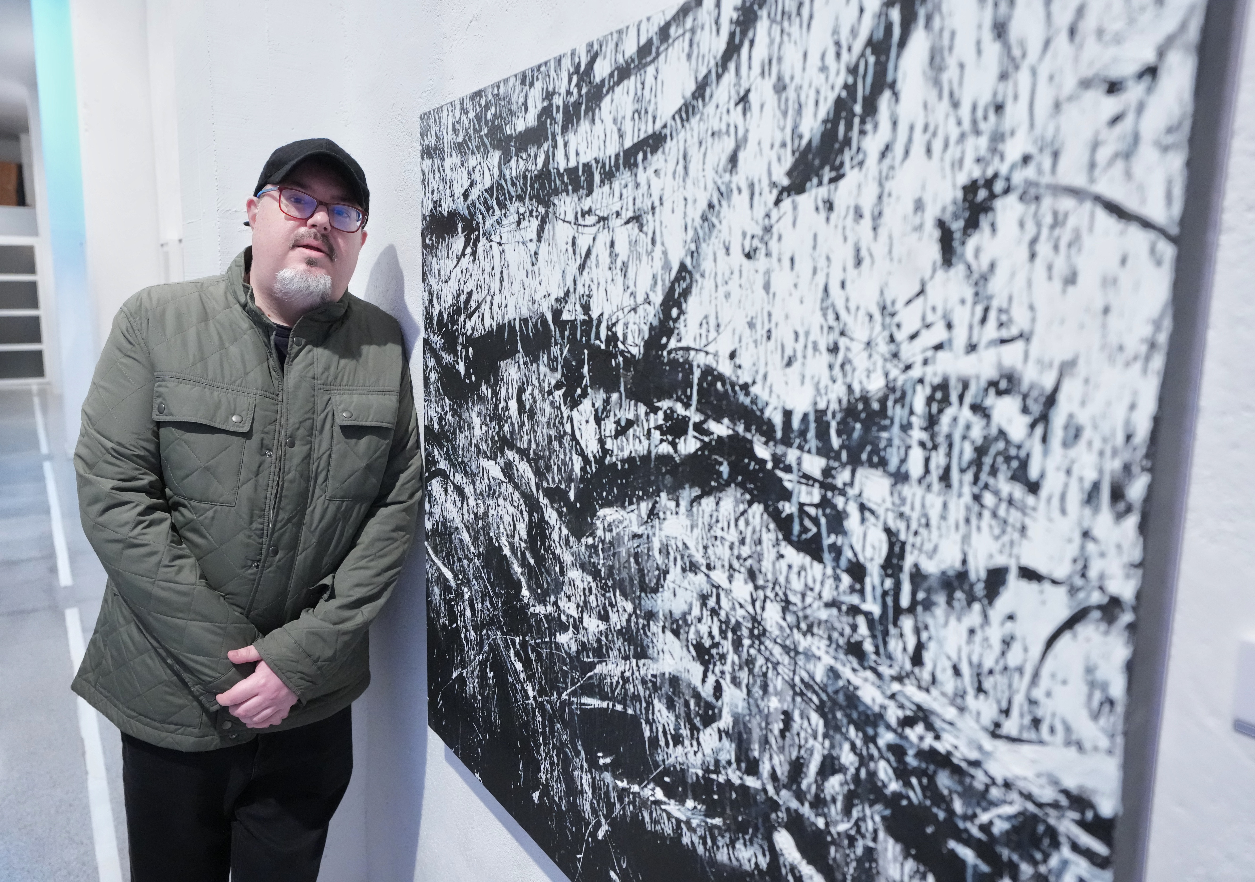 El bosque que llora sobre el lienzo de un pintor de Valladolid